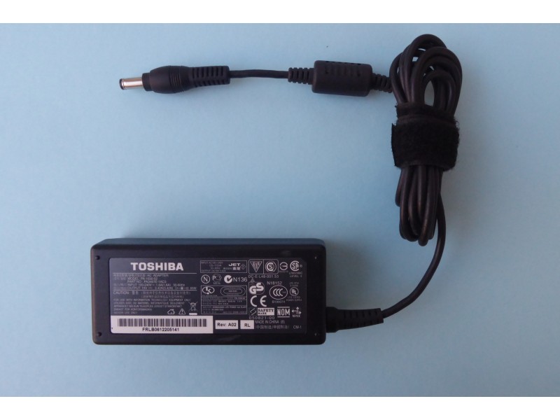 TOSHIBA AC Adapter 19V, 3.42A, 65W, PA3467E-1AC3