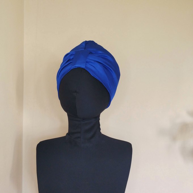 Satenski teget turban