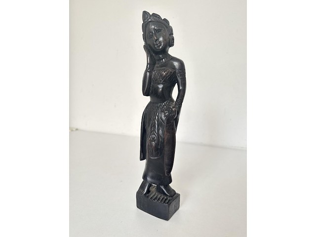 Dama - drvena figura, visina 28 cm