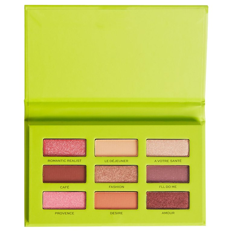 Paleta senki i pigmenata MAKEUP REVOLUTION Emily in Paris Camera Queen 6.3g