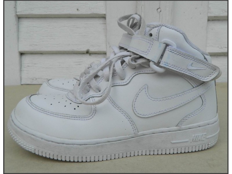 Nike Air Force 1 patike br 33,5