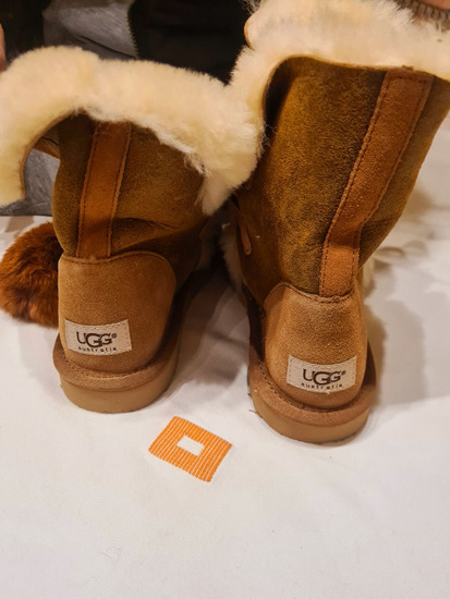 Nove ugg cizme, broj 40