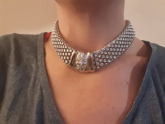 Nova metalna/magnetna ogrlica uz vrat
