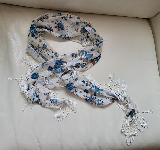 Italijanska pamucna nova marama, floral print