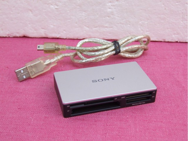 Sony MultiCard Reader/Writer na USB (Win 10) +GARANCIJA