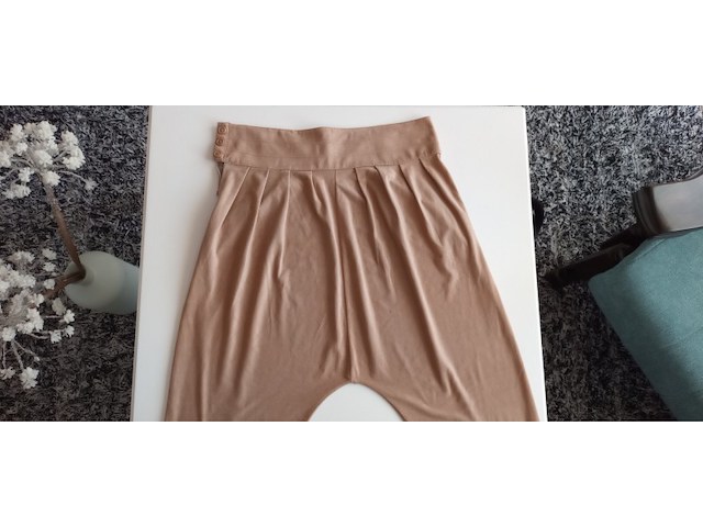 Pantalone Zara spuštene pantalone veličina L