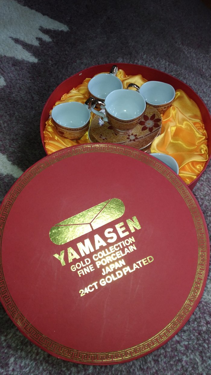 Yamasen set soljica za kafu, renomirani japanski porcelan, pozlata 24