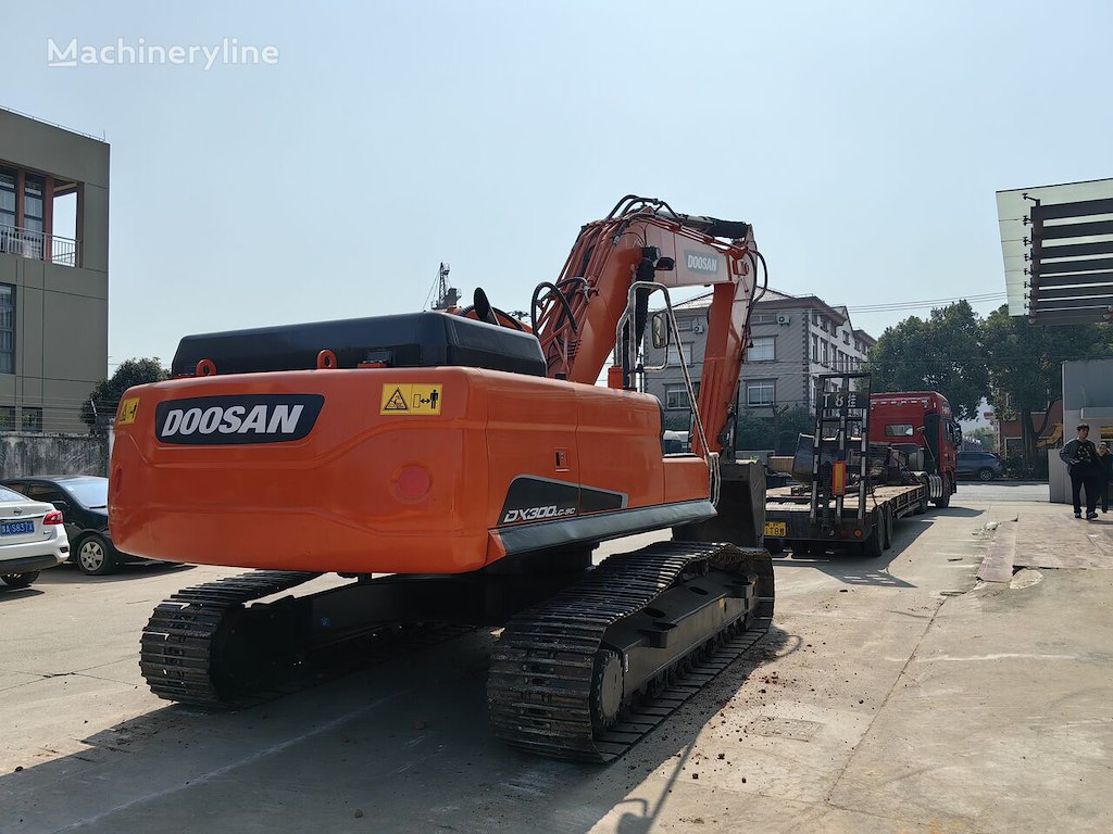 Doosan DX300LC-9C bager guseničar