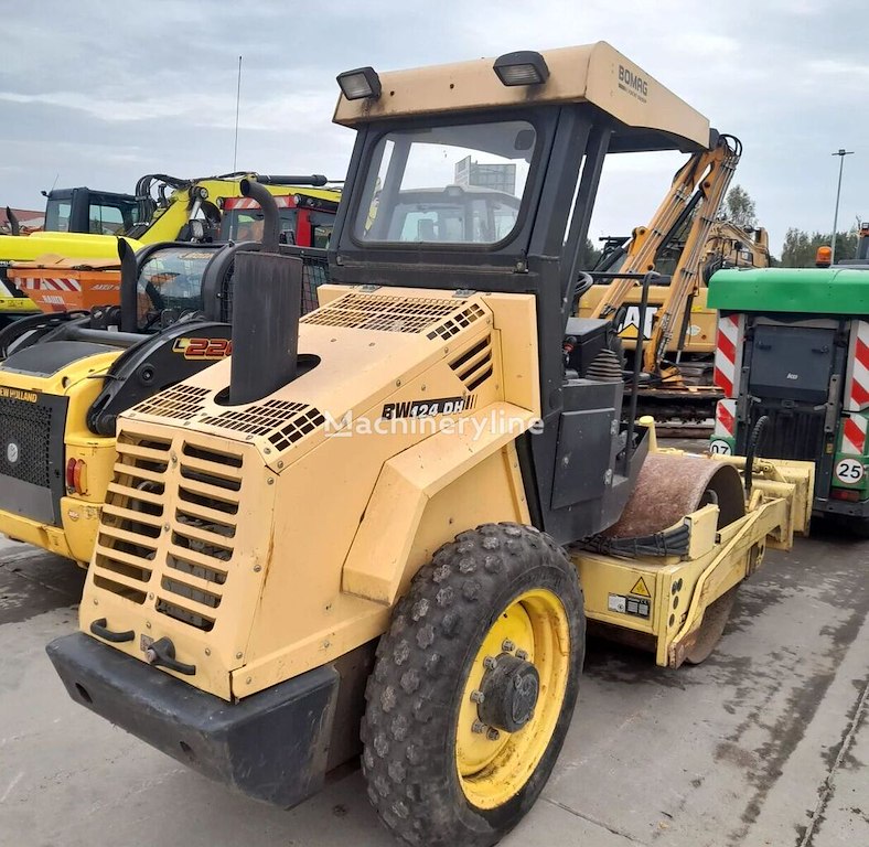 BOMAG BW 124 DH-4 kompaktor s jednim valjkom