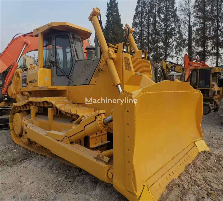 Komatsu D155AX buldožer