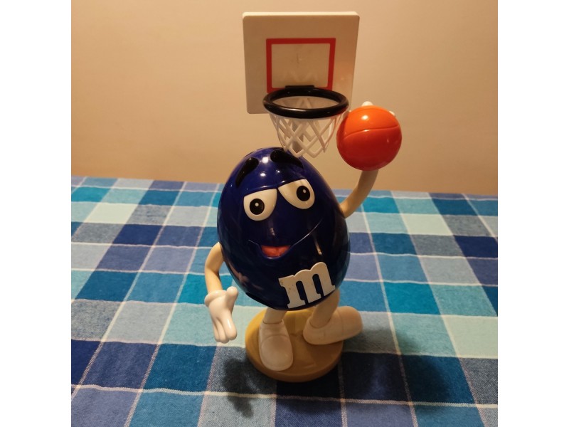 M&M dispenser za bombone basketaš