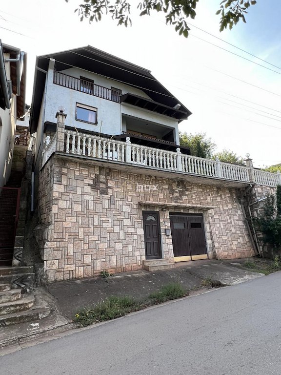 Kuća, 180m2, Prosek