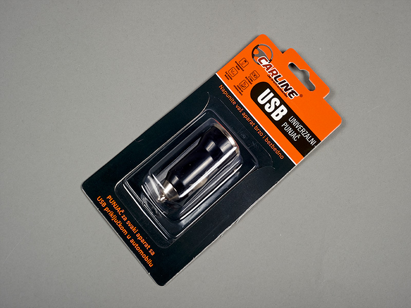 Univerzalni Auto Punjač 12V 2USB-a