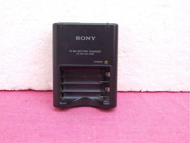 Sony BC-CS2B punjac AA i AAA baterija ORIGINAL+GARANCIJ