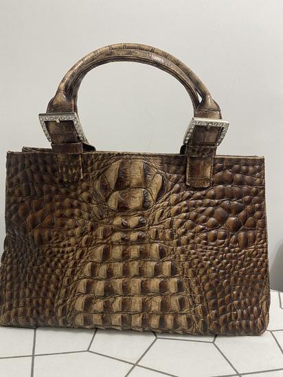 Croco leather tasna