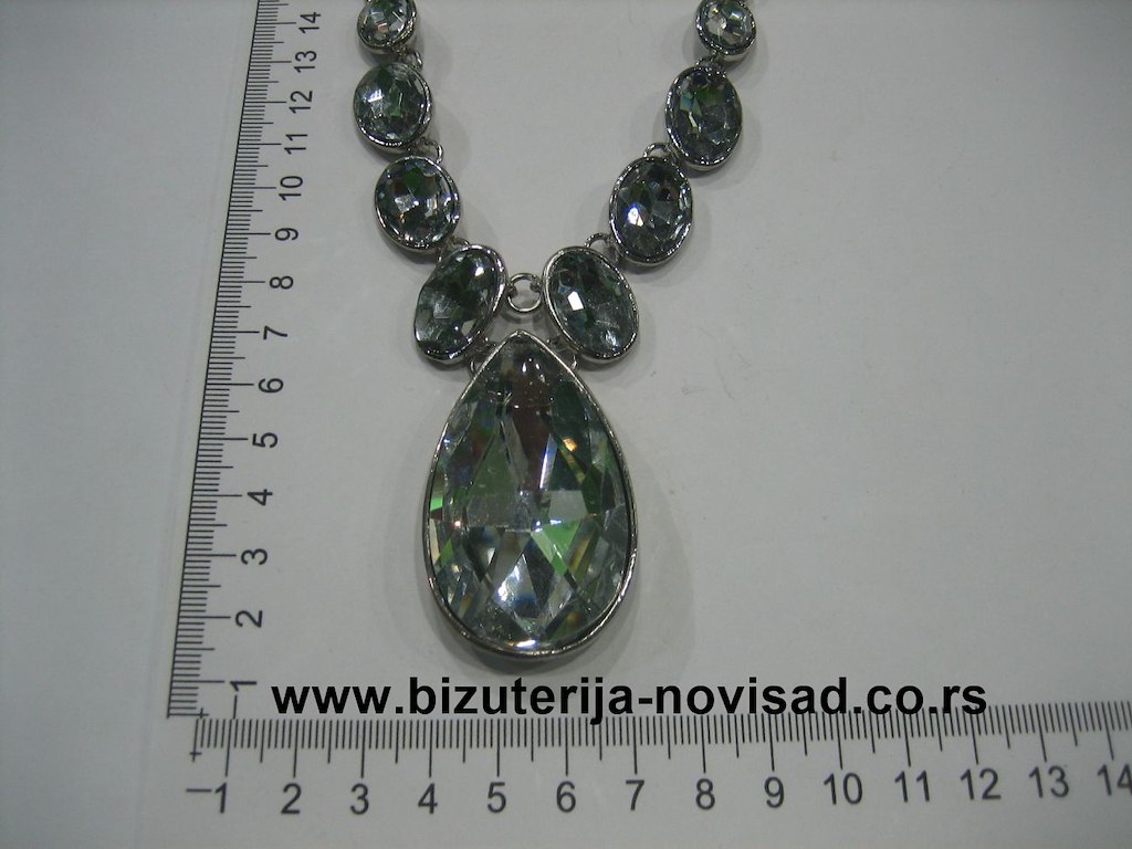 Ogrlica boje srebra kristal