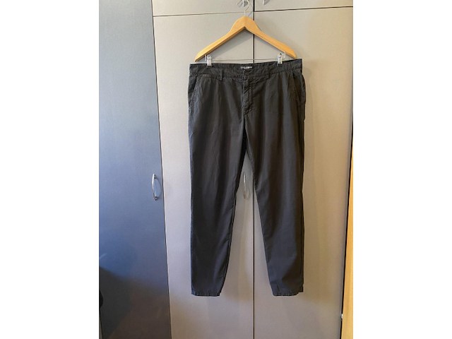 Dolce Gabbana muske pantalone vel.XL