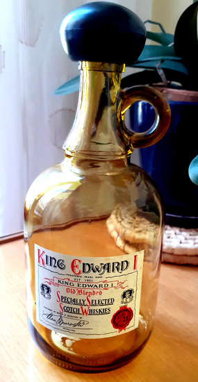 Vintage flaša od žutog stakla