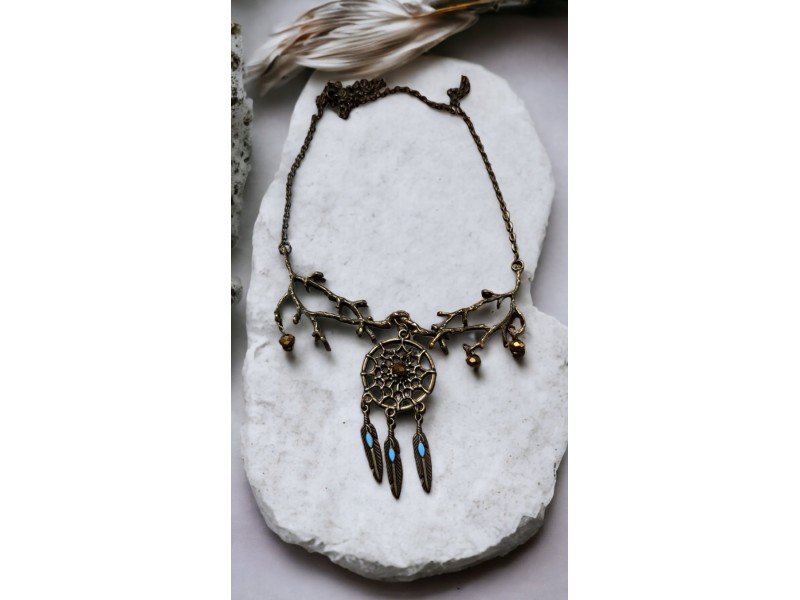 Boho ogrlica sa moyivom perja i hvataca snova i kristal