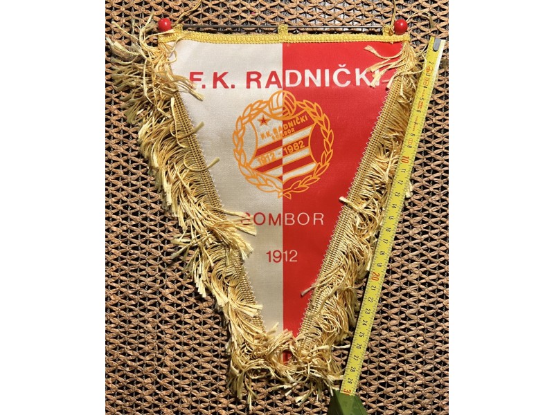 Kapitenska zastavica FK Radnicku Sombor 1982.g sport