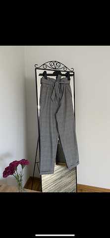 Zara karirane pantalone