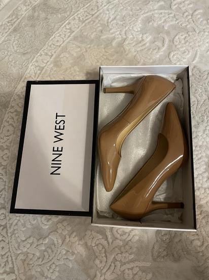 Nove salonke nine west