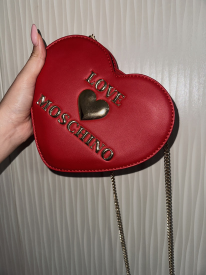 Moschino tasna