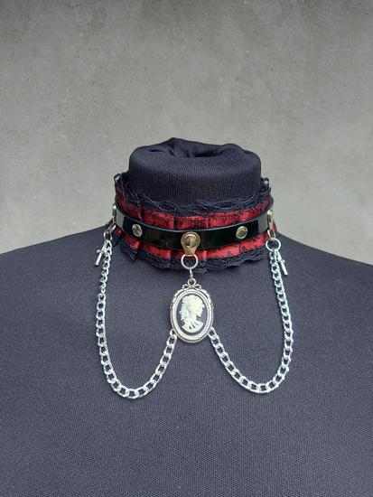 Bordo Gothic choker sa privescima