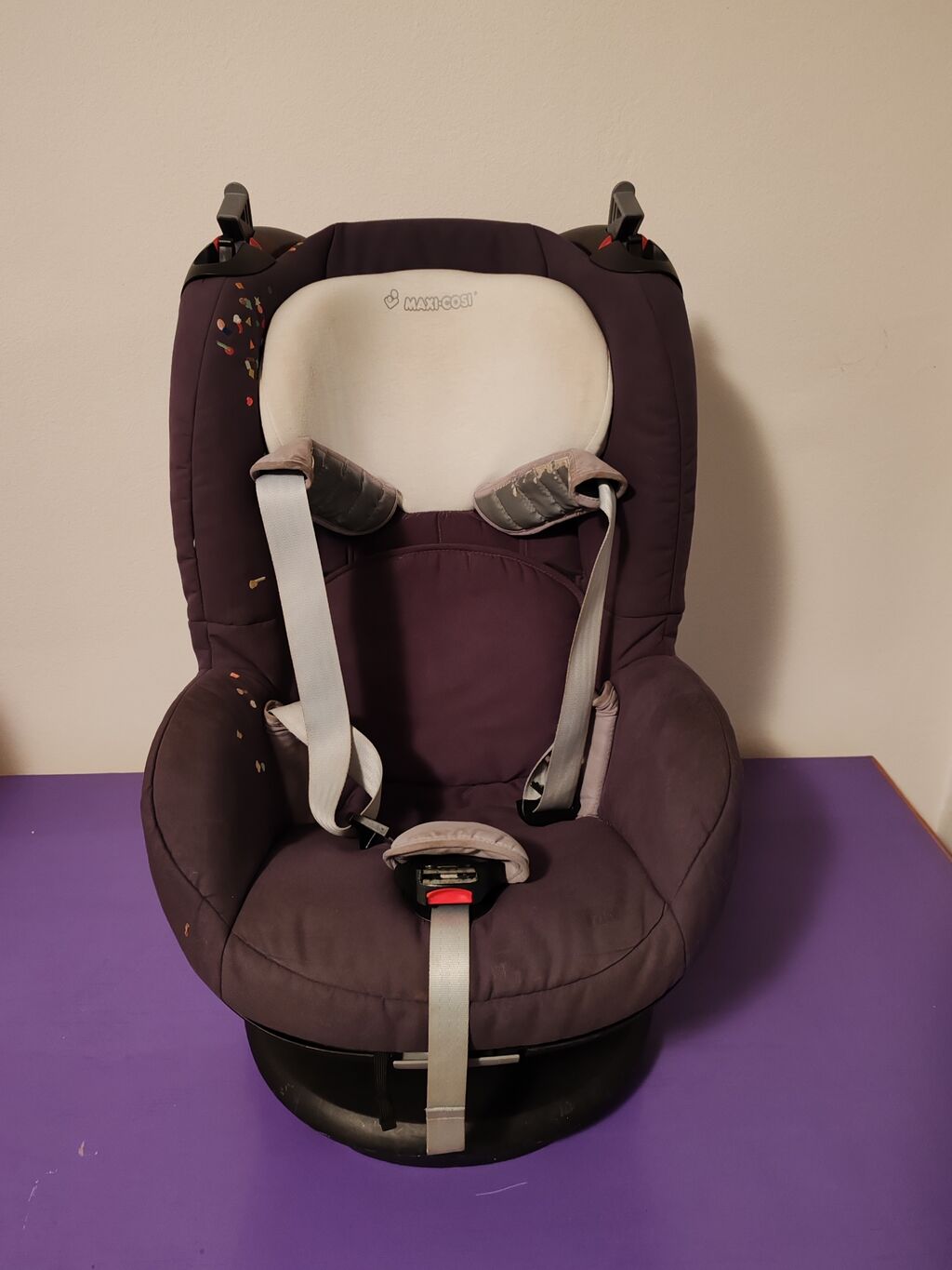 Maxi Cosi Tobi autosediste za decu od 9-18kg sa sistemom montaže preko