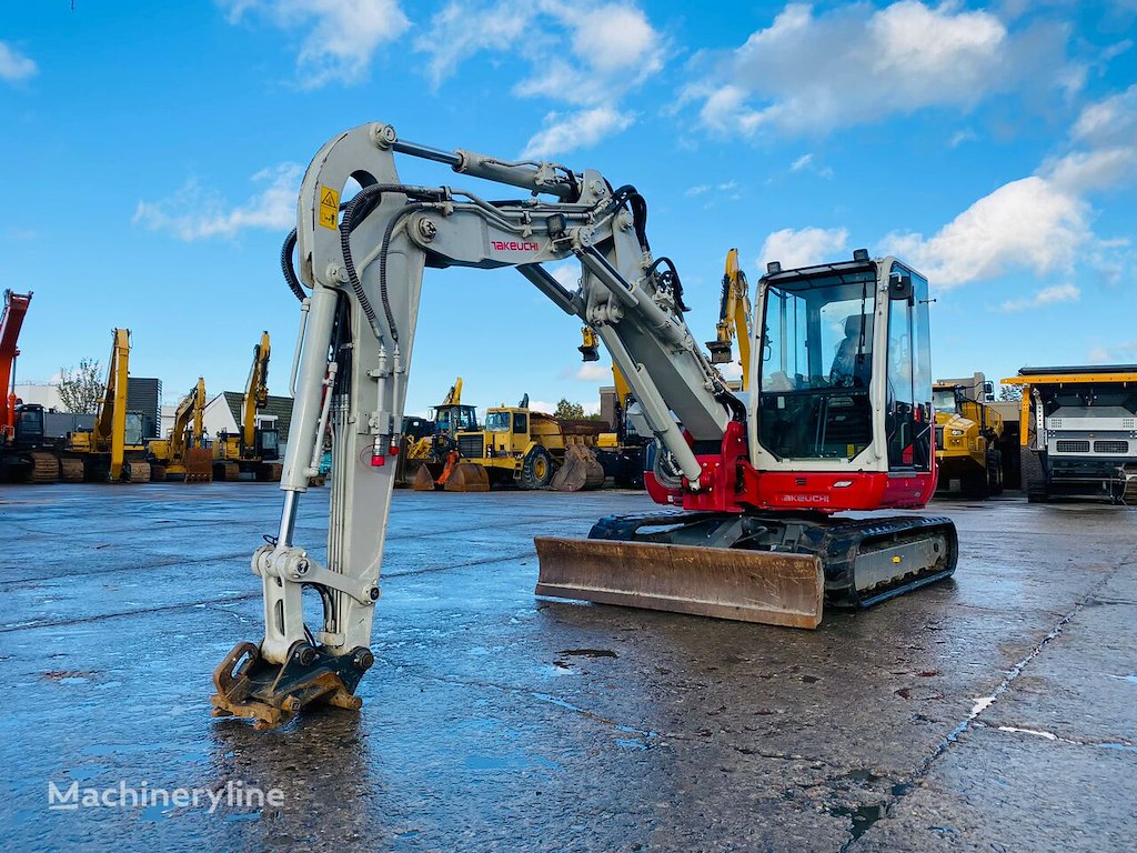 Takeuchi TB370 bager guseničar