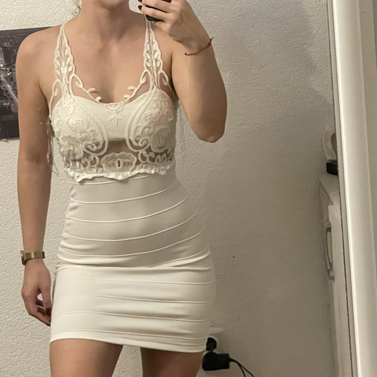Mini bela haljina