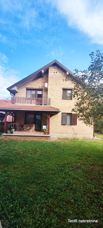 ZEMUN ZEMUN - ALTINA 215m2 , T , 335000e