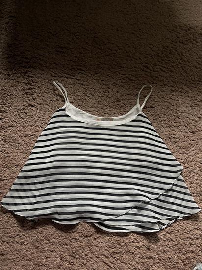 crop top bershka M