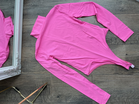 Neon roze bershka bodi