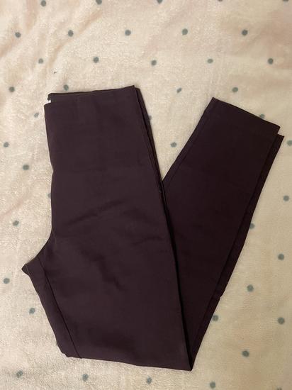    H&M tamno ljubicaste pantalone    Novo