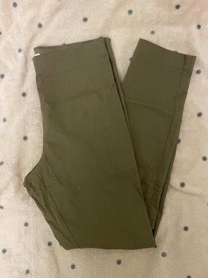    H&M maslinasto zelene pantalone    Novo