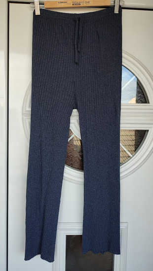 Trikotažne pantalone M