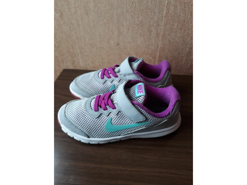 PATIKE "NIKE" br. 29,5/19cm.