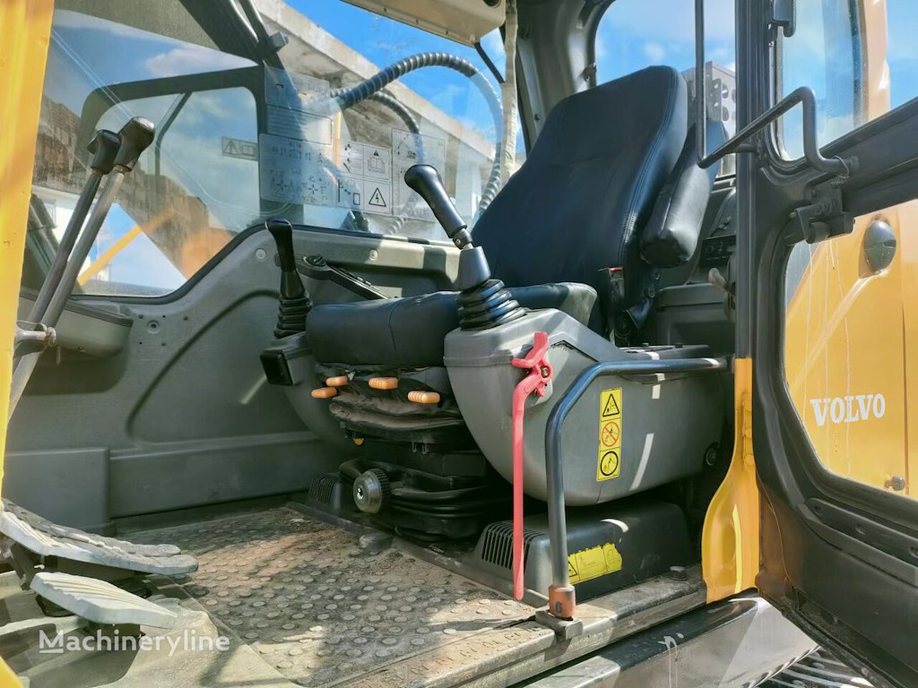 Volvo EC 210 bager guseničar