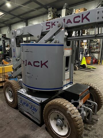 Teleskopska radna platforma
SKY JACK SJKB-33N