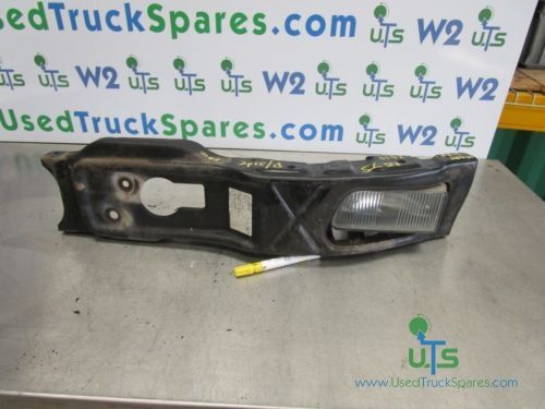 Isuzu FOG LIGHT + BRACKET – PASSENGER SIDE branik za Isuzu N75 190 kamiona