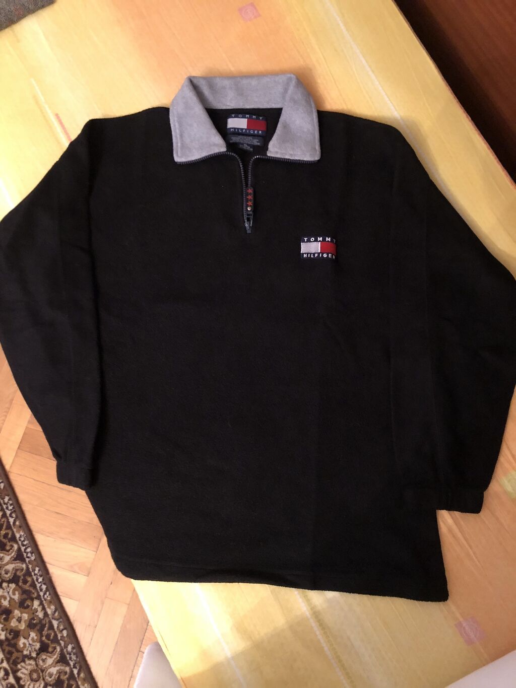 Original crni duks Tommy Hilfiger XL i žuti duks Benetton, topli i