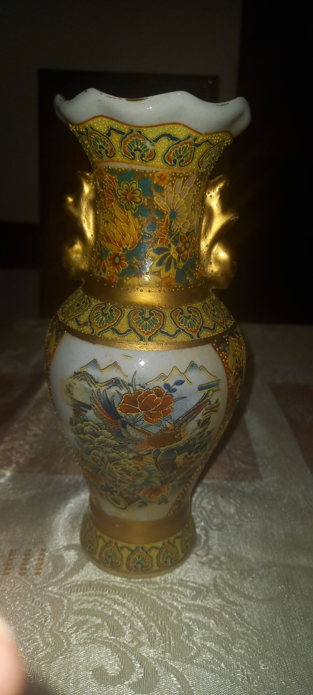 Kineska stara - antikvarna vaza rucno oslikana visina 20cm