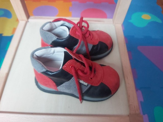 crveno crne cipele