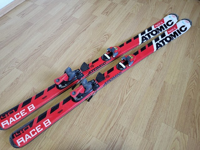Juniorske decije Carving skije Atomic Race 8 140cm 140