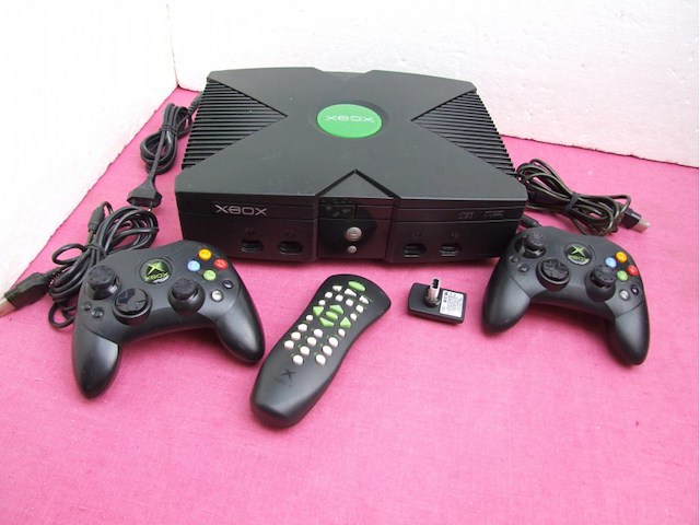 Xbox Classic FULL+2 dzoja+daljinac+30 HDD igara+GARANCI