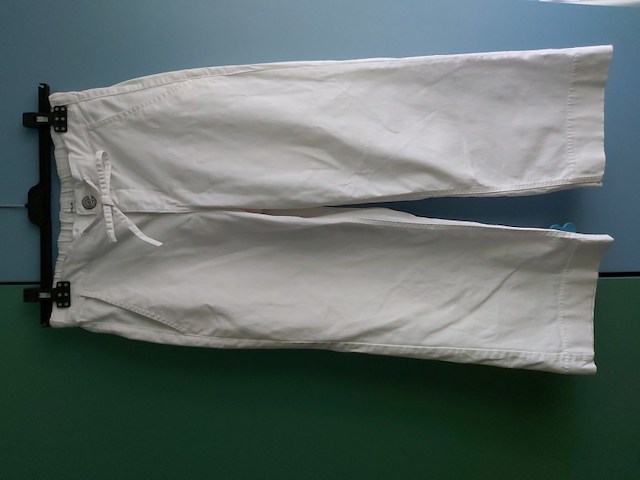 Opus bele pantalone