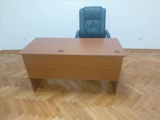 Kancelarijski sto i stolica
