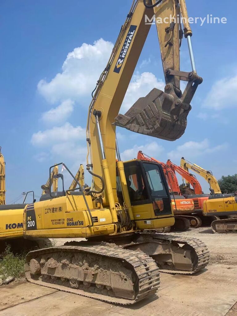 Komatsu PC200-8 bager guseničar