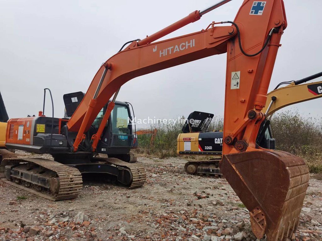 Hitachi ZX250 bager guseničar